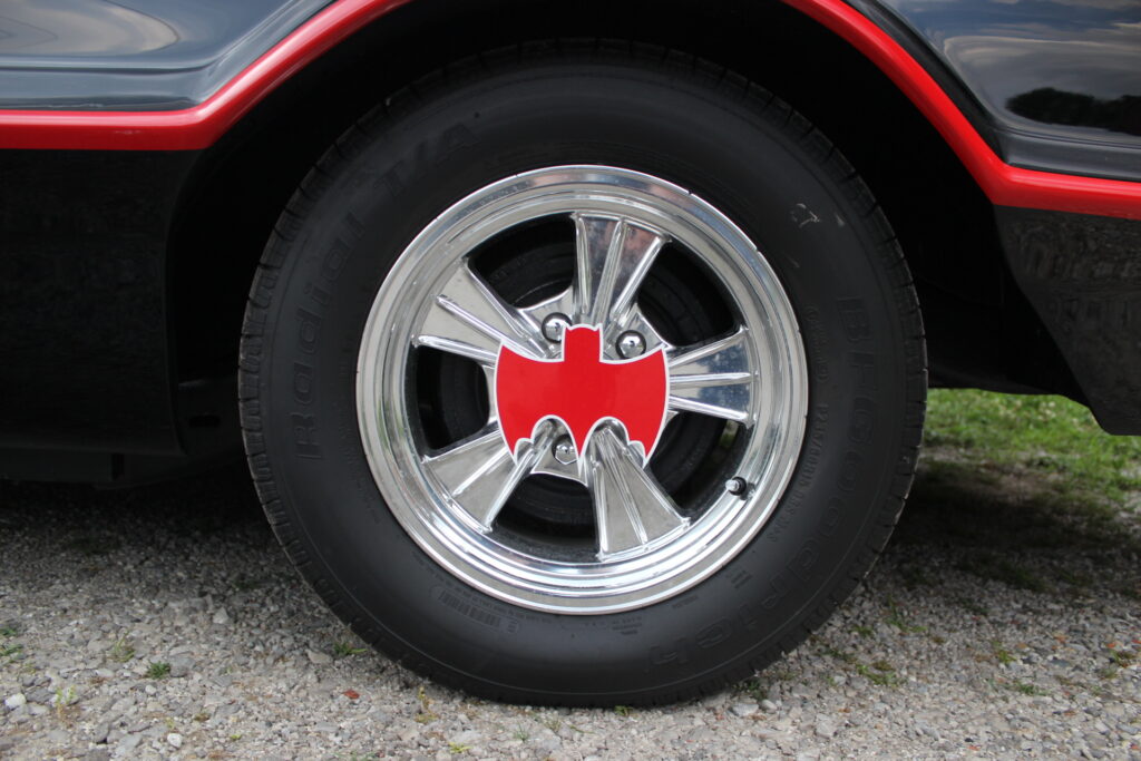 Batmobile Wheel Bat “Spinners” – Fiberglass Freaks Batman Museum
